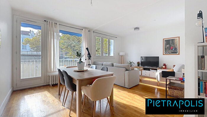 Appartement à vendre - Lyon e , Monchat - 3 pièces - 2 chambres