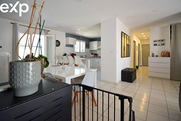 Saint-Denis-de-Pile - Maison 6 pièces à vendre
