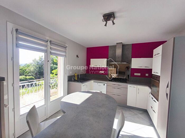 Maison 6 pièces à vendre à Saint-Georges-les-Bains