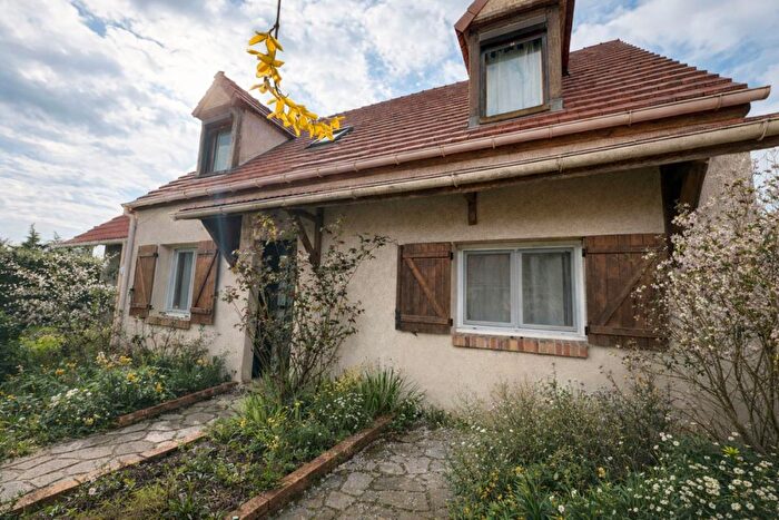 Maison à vendre - Hénonville - 5 pièces - 3 chambres