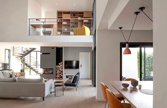 Fontenay-sous-Bois, Proche Bois de Vincennes, Rer A : Appartement 5 pièces à vendre