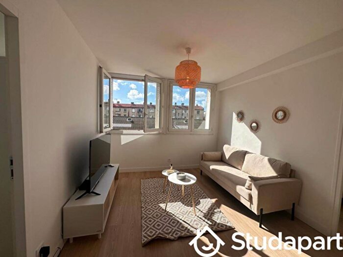 Appartement à louer - Le Rouet, Marseille ème arrondissement - 1 pièce - 3 chambres