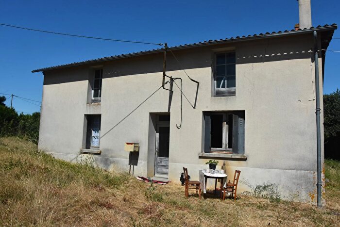 Maison à vendre - Château-Garnier - 4 pièces - 3 chambres