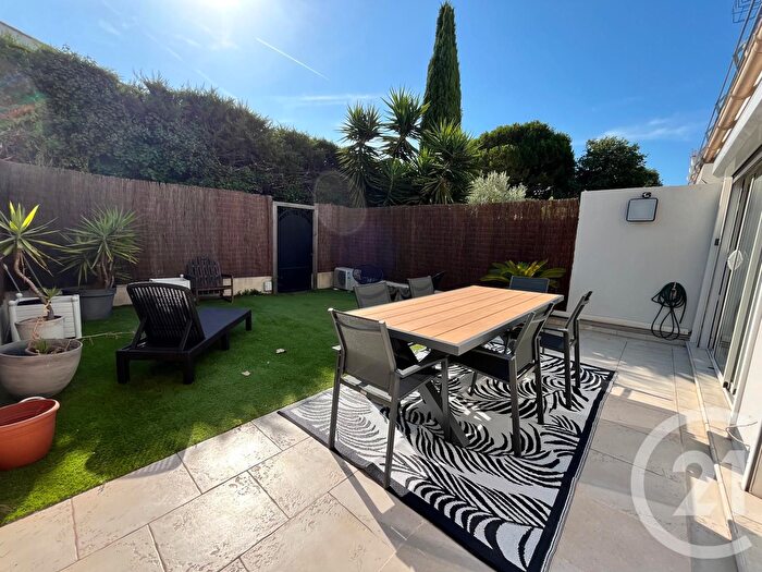 Appartement à louer - Antibes, Juan-les-Pins, Le Cap - 2 pièces - 1 chambre