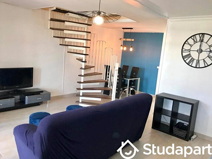 Appartement 1 pièce à louer à Reste des Chenes-Le Ponceau, Cergy