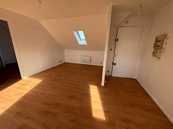 Appartement à louer - Persan - 2 pièces - 1 chambre