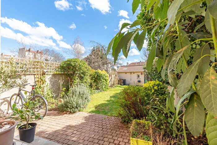 Fontenay-sous-Bois, Proche Bois de Vincennes, Rer A : Maison 6 pièces à vendre
