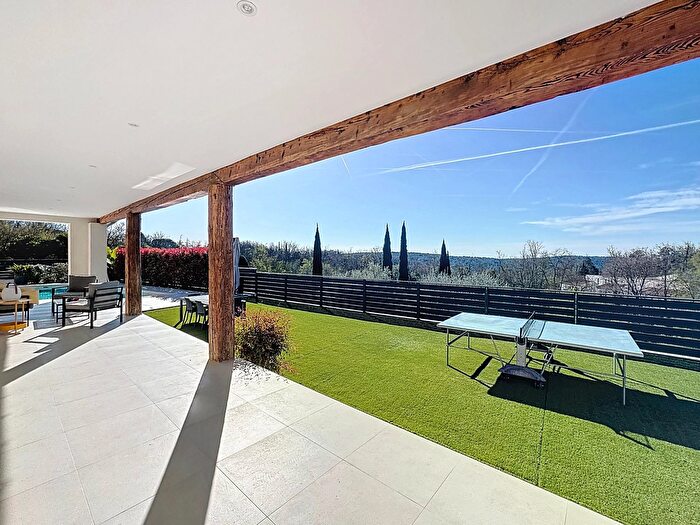 Maison 9 pièces à Tourrettes-sur-Loup, à vendre
