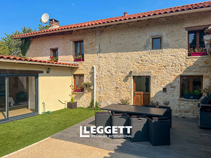 Maison 4 pièces à Cellefrouin, à vendre