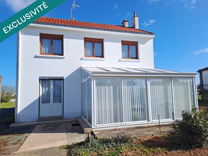 Les Magnils-Reigniers : Maison 7 pièces à vendre