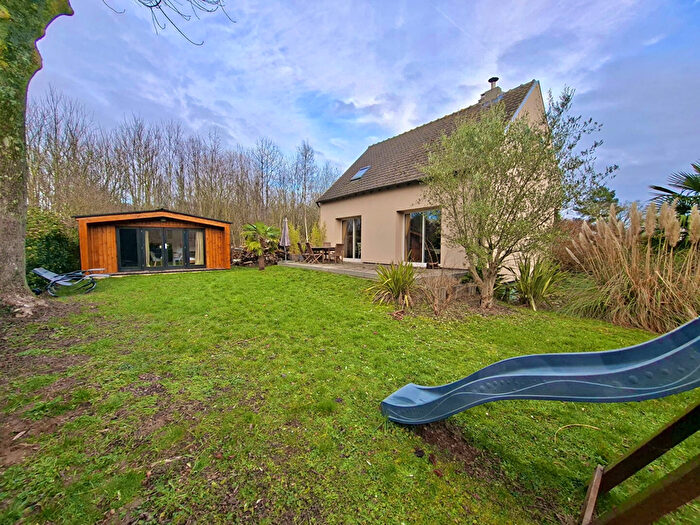 Maison à vendre - Crouy-en-Thelle - 6 pièces - 4 chambres