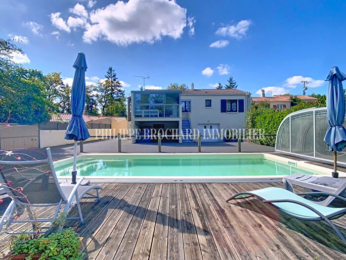 Maison à vendre - Mareuil-sur-Lay-Dissais - 6 pièces - 4 chambres