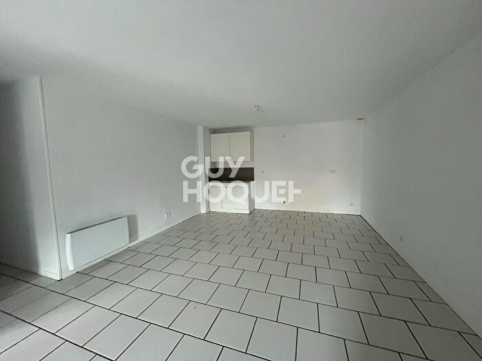 Appartement à louer - Saints-en-Puisaye - 4 pièces - 3 chambres