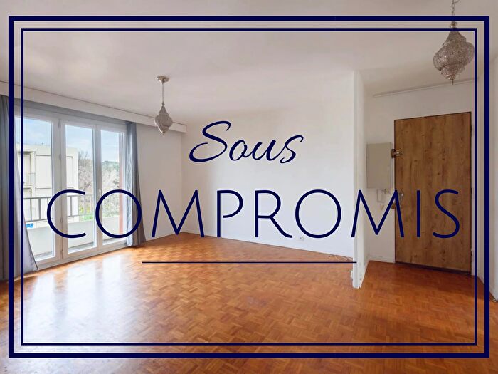 Appartement à vendre - Aubagne, Arnaud Solans, Garlaban Royante, Saint-Mitre - 3 pièces - 2 chambres