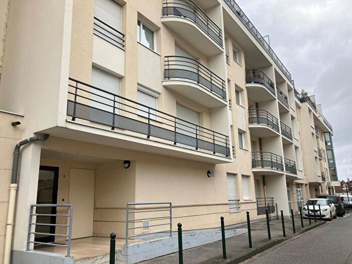 Appartement à louer - Capucins, Compiègne - 2 pièces - 1 chambre