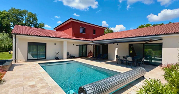 Maison à vendre - Condat-sur-Vienne - 8 pièces - 7 chambres