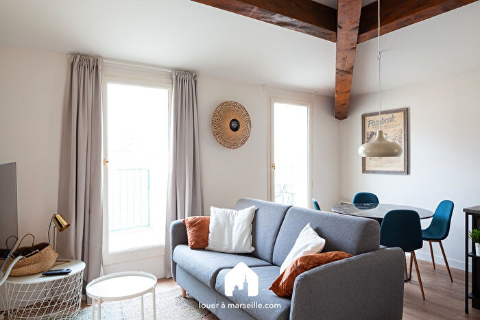 Appartement à louer - Marseille e  - 2 pièces - 1 chambre