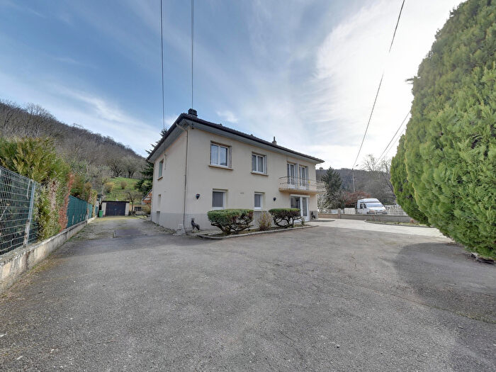 Maison à vendre - Échirolles, Village, La Commanderie - 9 pièces - 5 chambres