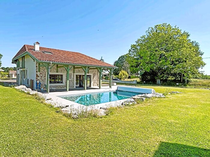 Maison 8 pièces à vendre à Arsague