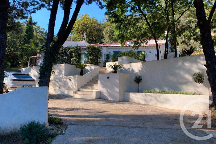 Maison à vendre - La Garde-Freinet - 12 pièces - 10 chambres