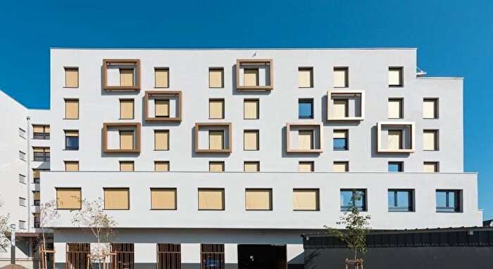 Appartement à louer - Croix Rouge-Portail-Rouge Sémard, Saint-Martin-dHères - 1 pièce