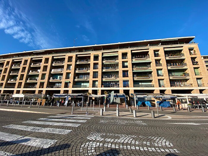 Appartement 1 pièce à louer à Marseille 2ème, Hôtel de ville