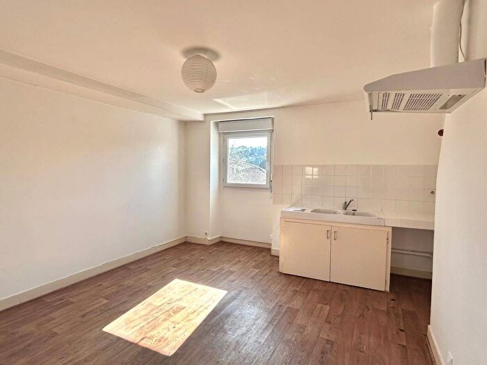 Appartement à louer - Vergt - 3 pièces - 2 chambres