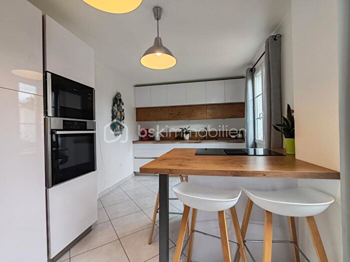 Maison à vendre - Traînou - 8 pièces - 6 chambres