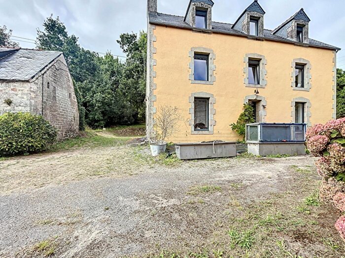 Maison à vendre - Pluguffan - 9 pièces - 6 chambres