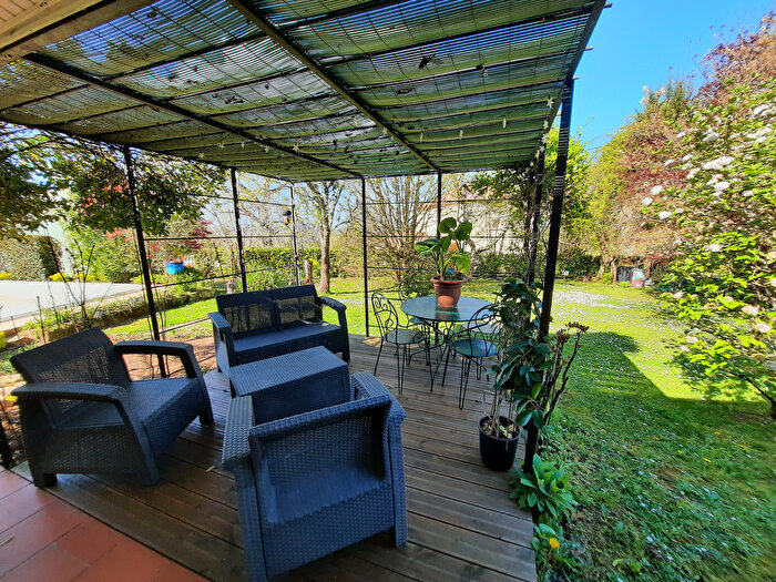 Maison à vendre - Saint-Pey-de-Castets - 7 pièces - 3 chambres