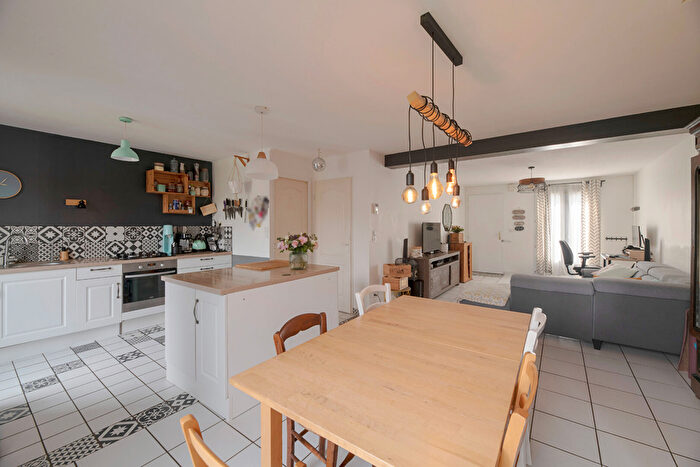 Maison à vendre - Chavagne - 4 pièces - 3 chambres