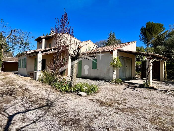 Maison à louer - Goult - 5 pièces - 4 chambres