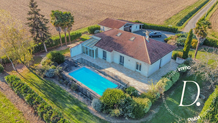 Maison à vendre - Villecomtal-sur-Arros - 7 pièces - 5 chambres