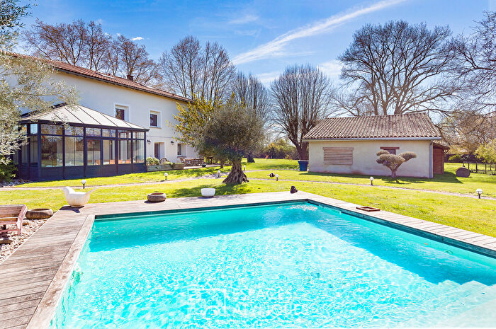 Maison à vendre - Coufouleux - 14 pièces - 8 chambres