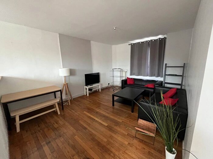 Centre Ville, Saint-Quentin : Appartement 2 pièces à louer