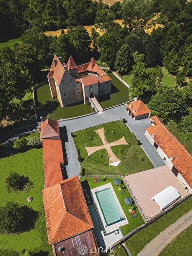 Maison 13 pièces à vendre à Vichy