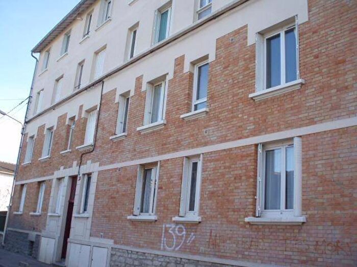 Appartement à louer - Gare-Varennes-Zone Industrielle, Sucy-en-Brie - 1 pièce