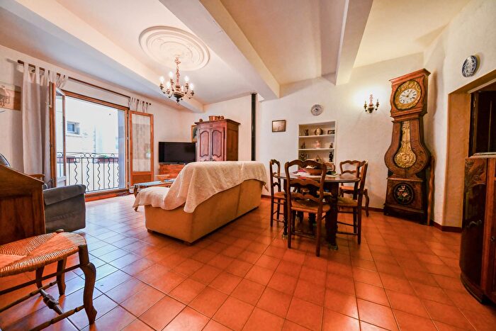 Maisons à vendre et appartements à louer - 1