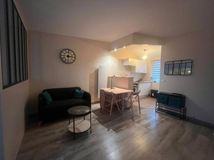 Appartement à louer - Centre Nord, Palaiseau - 1 pièce