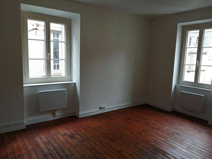 Appartement à louer - Saint-Léonard-de-Noblat - 2 pièces - 1 chambre