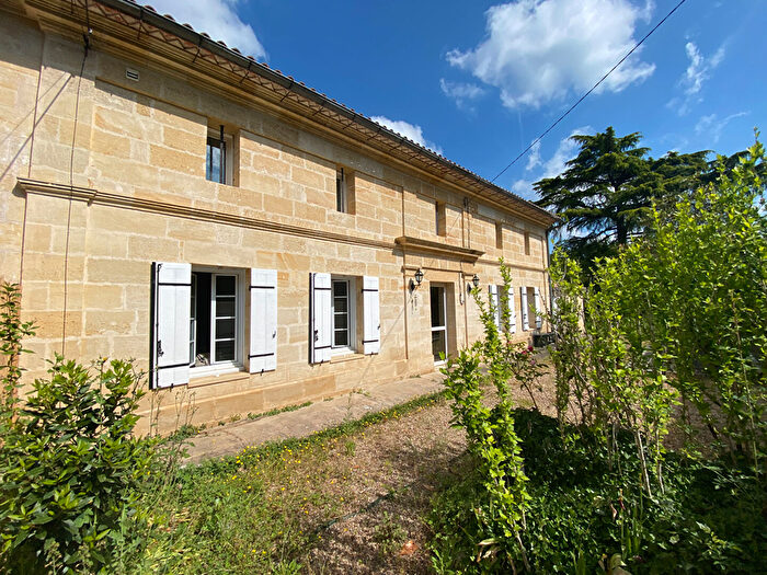 Maison à vendre - Saint-Denis-de-Pile - 7 pièces - 4 chambres