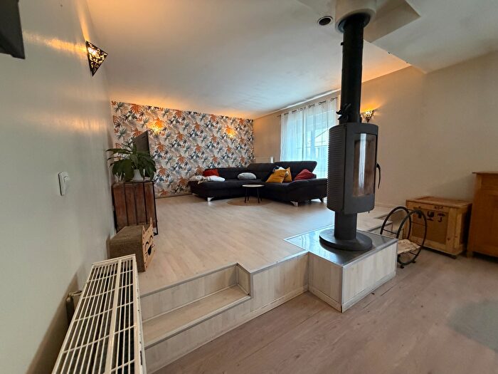 Maison 10 pièces à Beuvry-la-Forêt, à vendre