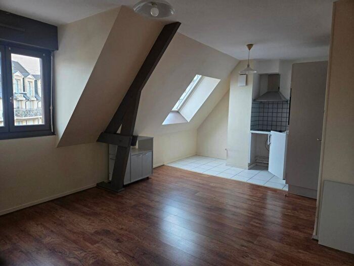 Appartement à louer - Reine Mathilde-Bourg, Ouistreham - 2 pièces - 1 chambre