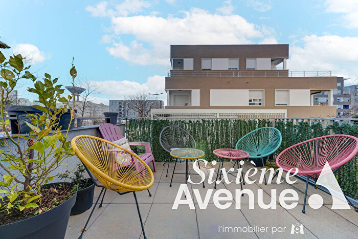 Appartement à vendre - Vénissieux, Anatole France, Paul Langevin - 3 pièces - 2 chambres