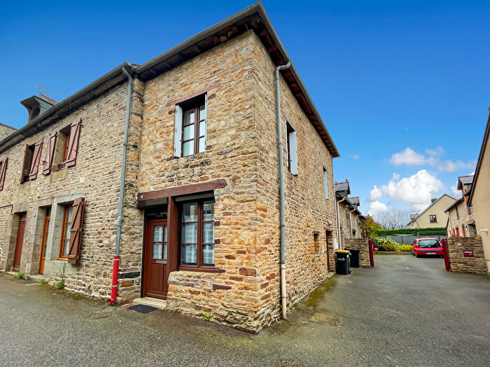Saint-Aubin-du-Cormier : Maison 3 pièces à louer