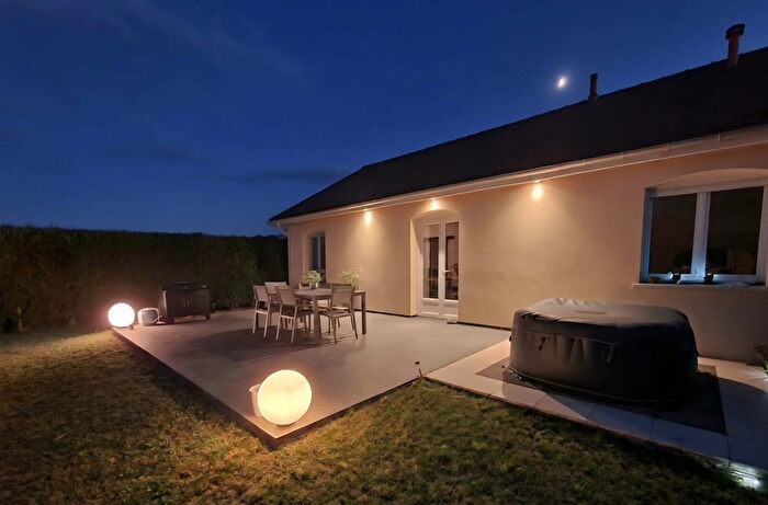 Villemereuil - Maison 8 pièces à vendre