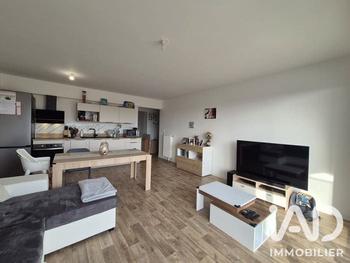 Bussy-Saint-Georges, Clos, Tillet, Génitoy, Golf : Appartement 3 pièces à vendre