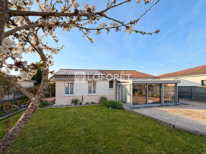 Maison à vendre - Vayres - 5 pièces - 3 chambres