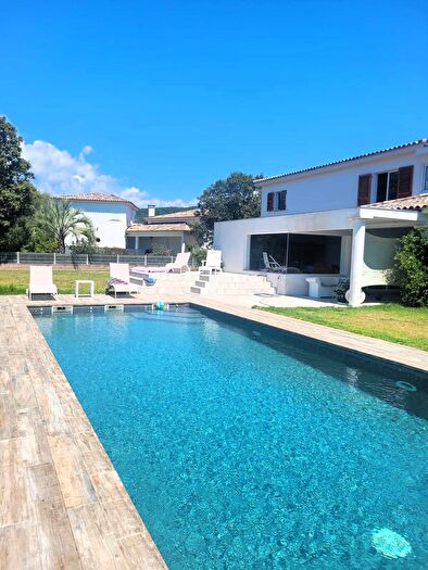 Maison à vendre - Eccica-Suarella - 7 pièces - 5 chambres