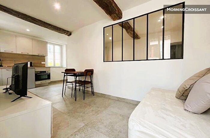 Appartement à louer - Valbonne, Village - 1 pièce - 1 chambre